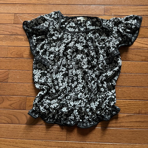 Max Jeans | Tops | Max Studio Black And White Floral Blouse | Poshmark